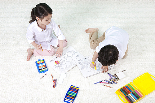 Child II (어린이 II)_124 | 유토이미지 | 상세페이지 | 베이직샵 | 사진 | 12709175