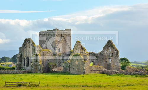 유토이미지 | irish ruins