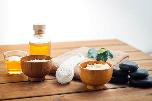 유토이미지 | beauty, spa, body care, natural cosmetics and massage concept ...