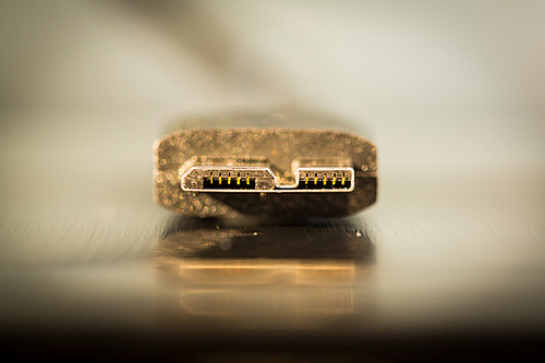 Close up of tip of USB SS | 유토이미지 | 상세페이지 | 베이직샵 | 사진 | 17501344