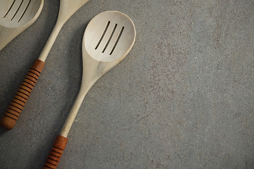 High angle view of spatulas on table | 유토이미지 | 상세페이지 | 베이직샵 | 사진 | 20467333