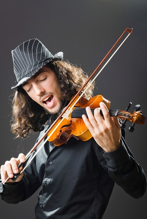 Fiddler playing the violin | 유토이미지 | 상세페이지 | 베이직샵 | 사진 | 19732008