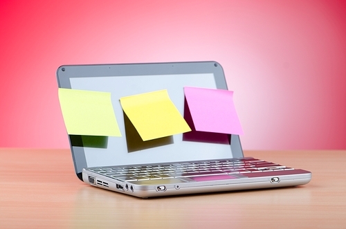 Netbook with reminder notes | 유토이미지 | 상세페이지 | 베이직샵 | 사진 | 19738295