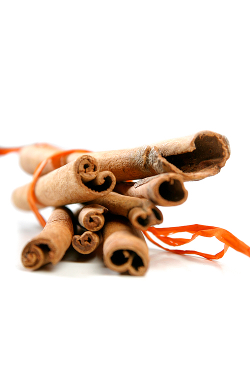 Tied Bunch of cinnamon Sticks | 유토이미지 | 상세페이지 | 베이직샵 | 사진 | 20882124