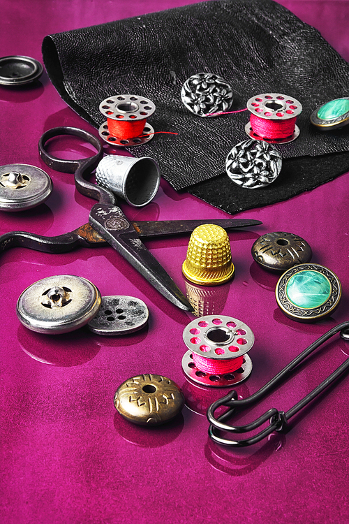 Set of beautiful buttons,sewing needle and bobbin | 유토이미지 | 상세페이지 ...