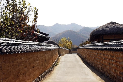 안동 마을 길 풍경 | 유토이미지 | 상세페이지 | 베이직샵 | 사진 | 21015857