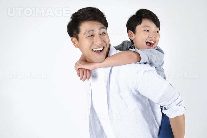 아빠와아들 029 | 유토이미지 | 상세페이지 | 베이직샵 | 사진 | 20410047