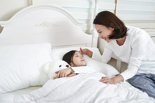 엄마와딸 148 | 유토이미지 | 상세페이지 | 베이직샵 | 사진 | 20455361