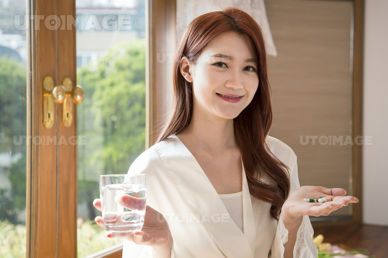 우먼라이프 101 | 유토이미지 | 상세페이지 | 베이직샵 | 사진 | 20831322