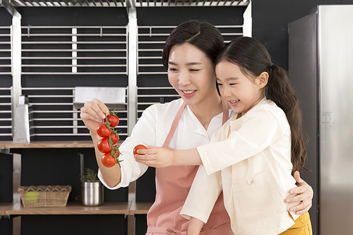 유토이미지 | 상세페이지 | 베이직샵 | 20921469 | 가족 299