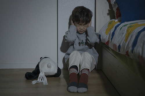 아동학대 | 유토이미지 검색 결과