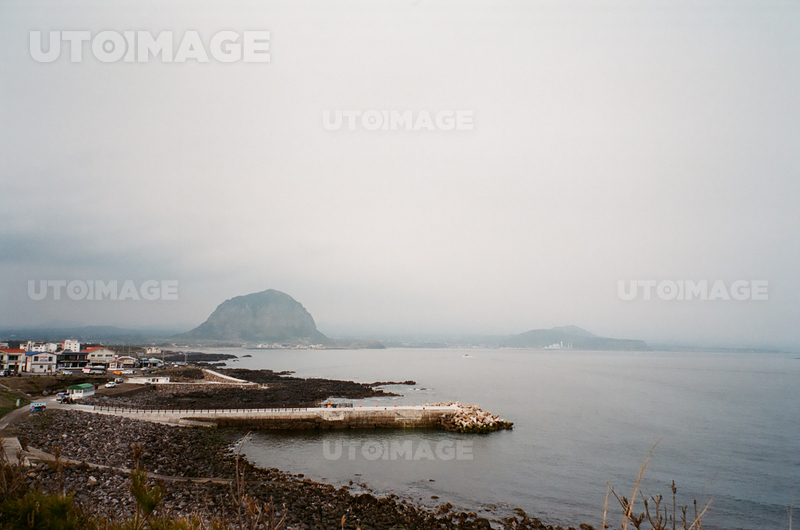 제주도 바다풍경 필름사진 (NN041_005) | 유토이미지 | 상세페이지 | 베이직샵 | 20775471