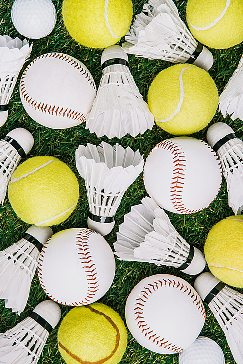 유토이미지 | top view of arrangement of badminton shuttlecocks, tennis and ...
