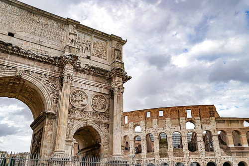 arch of titus near ancient colosseum in rome | 유토이미지 | 상세페이지 | 베이직샵 ...