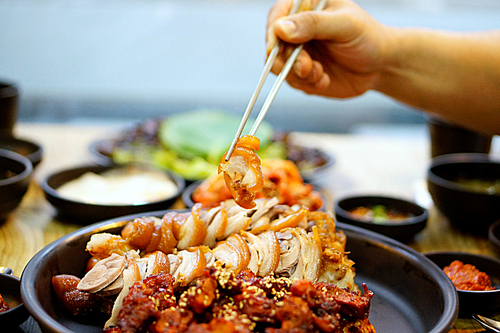 유토이미지 | 족발한점