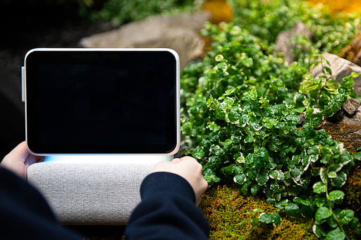 모니터와 블루투스 스피커 | 유토이미지 | 상세페이지 | 베이직샵 | 사진 | 22738852